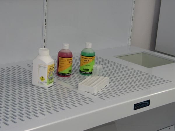 Dissection Extraction Benches - Laboratory Systems Group